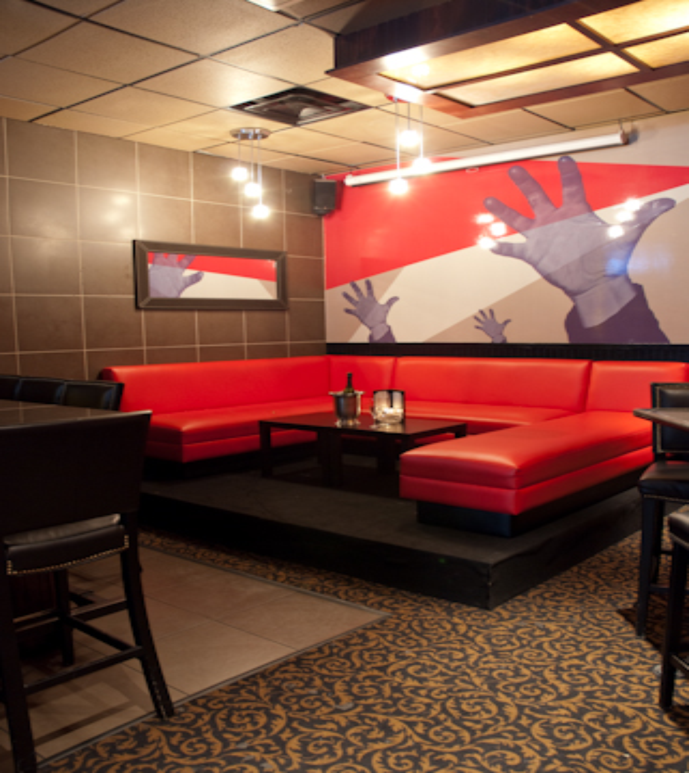 darelle.com | Hanging out with the DJ